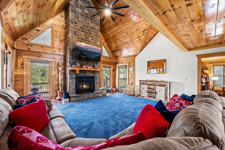 4br W/hot Tub*fireplace*game Room*sauna*views - Tennessee