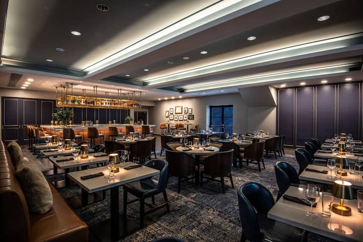 Near Mystic Seaport + On-site Dining, Pool & Spa - Mystic, CT