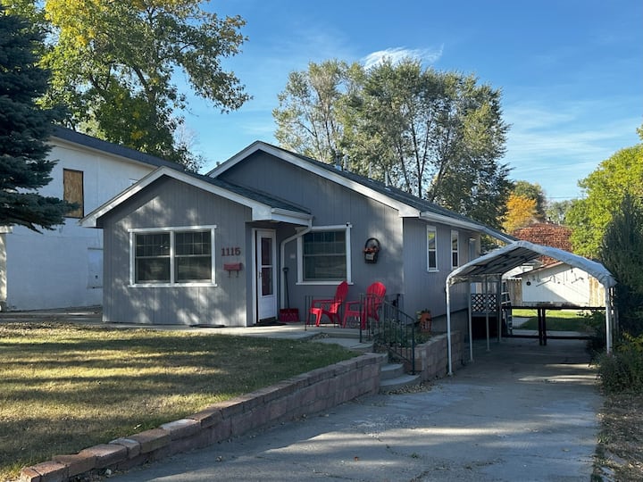 Barb’s  Cozy Home With Office And Covered Parking - Billings, MT
