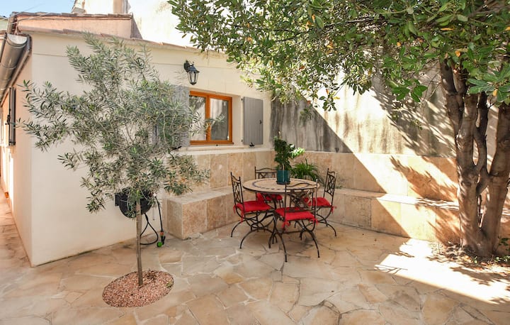Nice Home In Monteux With Wifi - Pernes-les-Fontaines