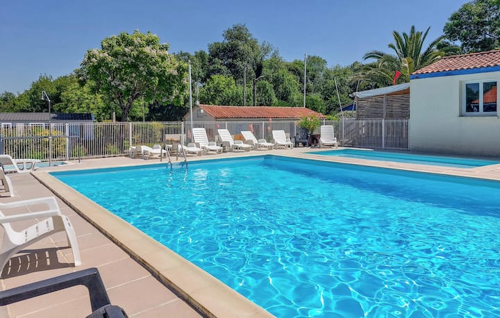 Amazing (Sta)caravan In Saint-georges-de-didonne - Saujon