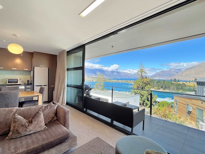 Lake Views & A Quick Walk To Town! - Queenstown, New Zealand