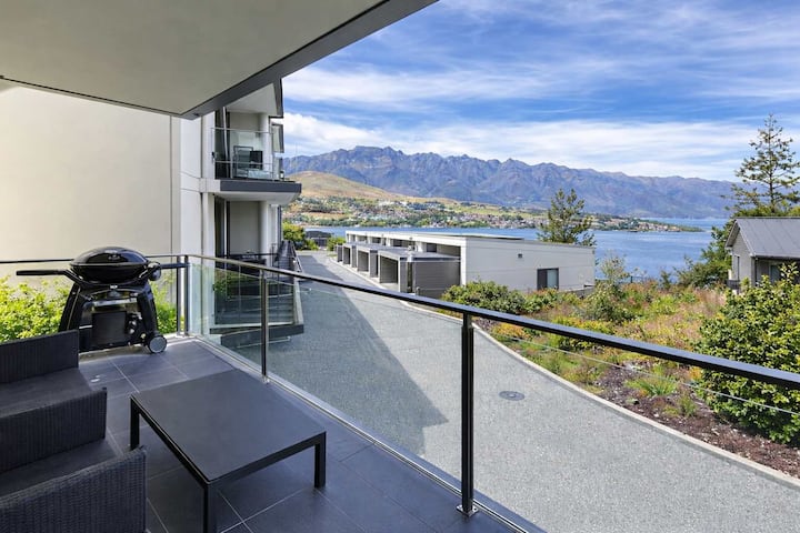 Terrace Apartment 7 With Mountain Views - Queenstown, New Zealand