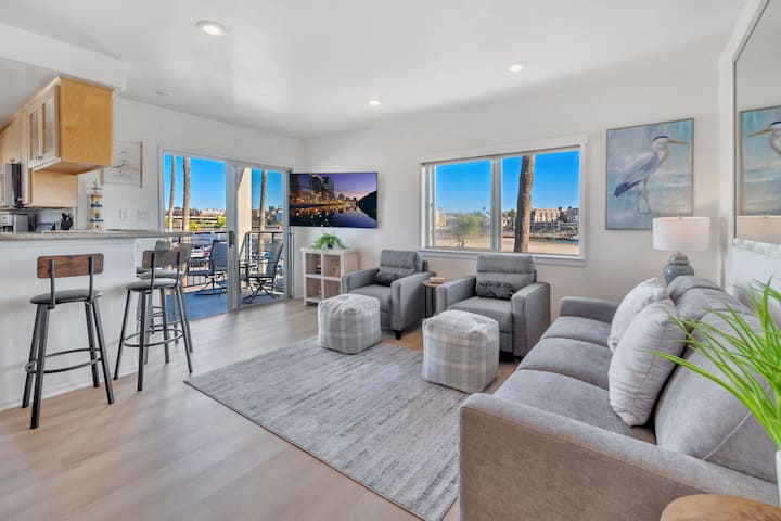Harbor & Beach 1 Bed Retreat | Pool, Spa & Balcony - Oceanside, CA