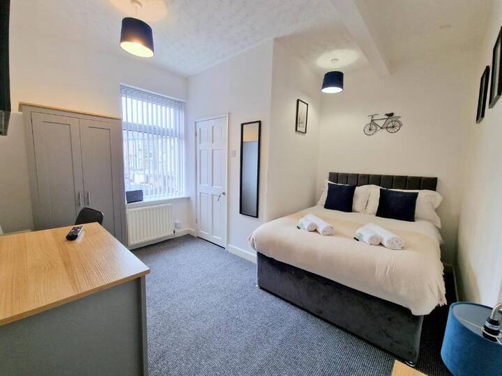 Double Room Signature Ensuite With Bath Rm 2 - Burnley