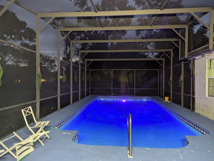 Pool And Sauna In Orlando - EDC Orlando