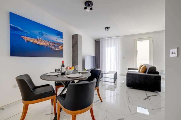 Trendy 3br Home By The Waterfront - 瓦萊塔