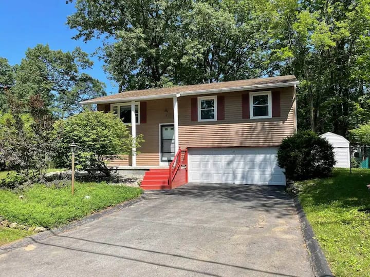 Renovated Near Downtown Saratoga | Spac Track Dogs - Saratoga Springs, NY