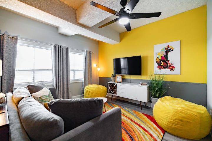 Middle Of It All- Downtown Athens - Athens, GA