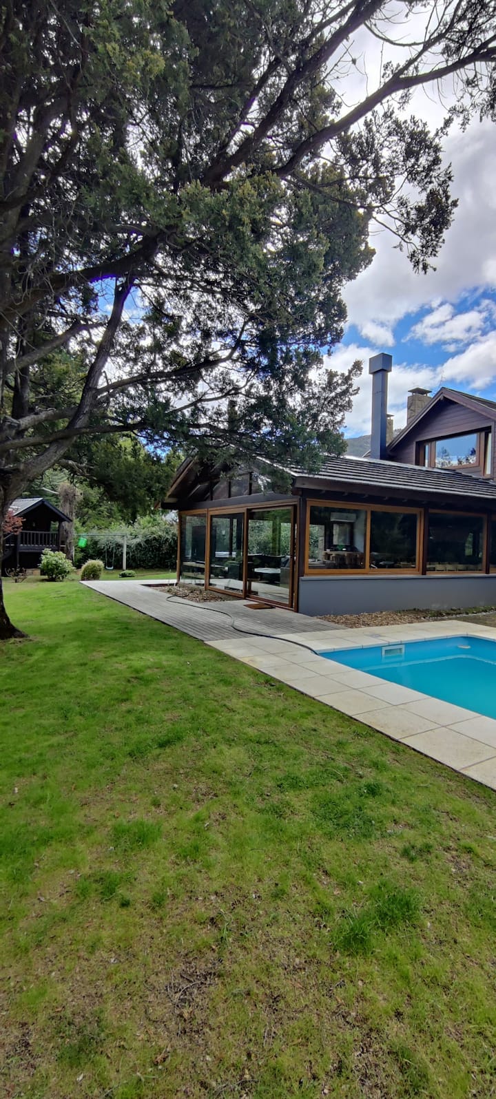 Arelauquen Dream House: Barbecue Area + Pool - San Carlos de Bariloche