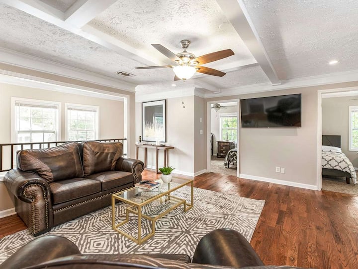 Southern Charm, 5-bedrooms, A+ Location, Sleeps 16 - Atlanta, GA