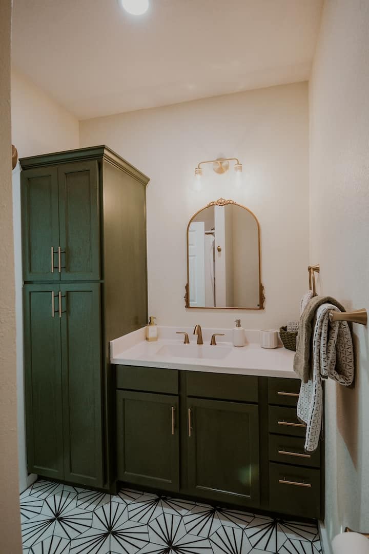 The Jo Suite At The Harp Table Design Studio - Waco, TX