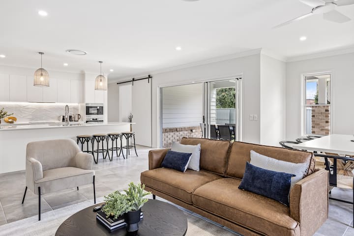 Brand-new 4-bed Beach House With Alfresco Dining - レッドクリフ