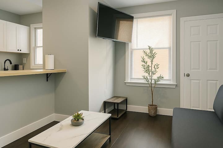 Luxury 2bd | 3 Beds | Queens Village - Bala Cynwyd, PA