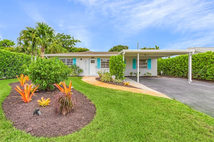 Naples Oasis Swimspa, Tiki Bar, Arcade, And Fire - Naples, FL