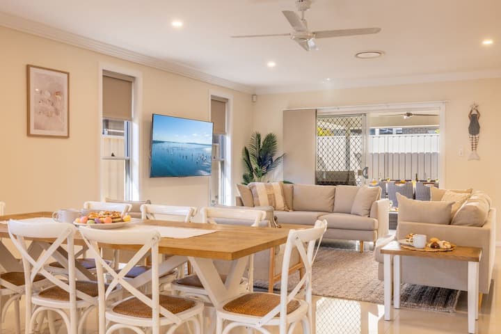 Shelly's Bay Escape, 27c Dowling St - Stylish - Port Stephens