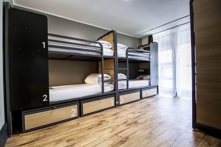 Generator - Private 8-bed Room – Shared Bathrooms - Dublin