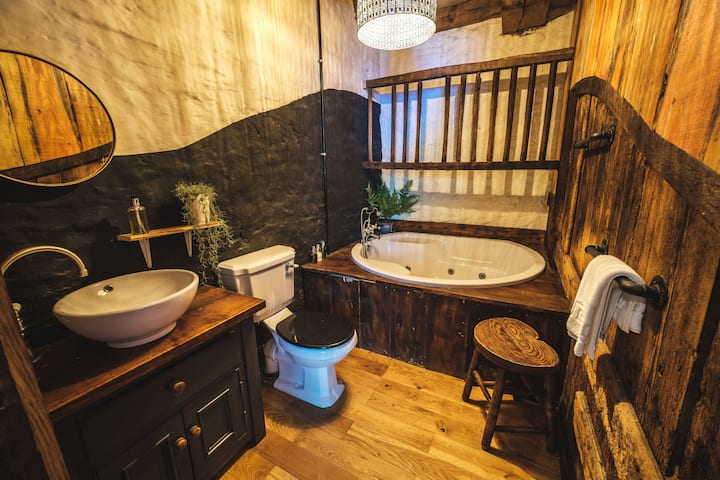 The Shergar Suite - Rustic Couples' Retreat - Reeth