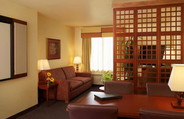 Comfy Suite W/ Kitchen Near Folsom Outlets - Folsom, CA