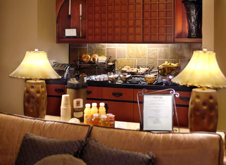 Perfect For Extended Stays! Pets Are Welcome! - Roseville, CA