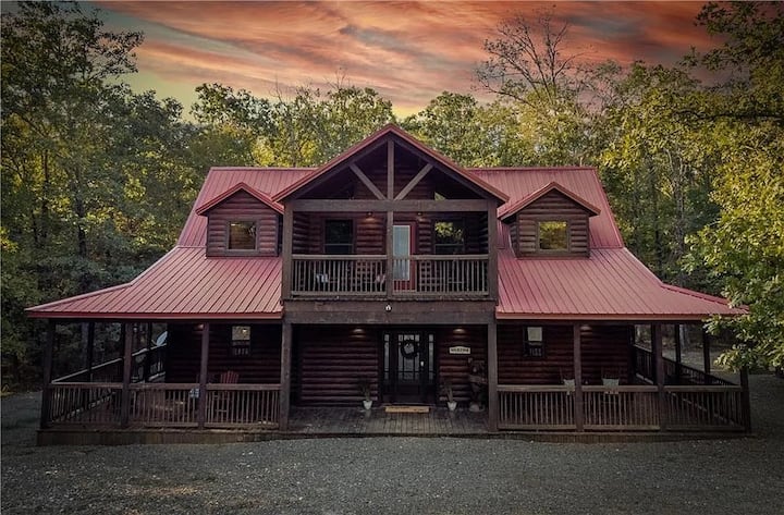 Boujee Bungalow/sleeps 12/4bd/3bth/pets /Hot Tub - Broken Bow, OK