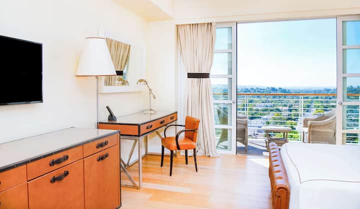 2 Deluxe Two Doubles, Cameo Bh, Pool Deck Access - Culver City, CA