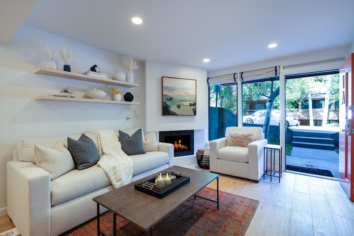 Ski-in/ski-out Renovated 2 Br Aspen Condo! - Aspen, CO