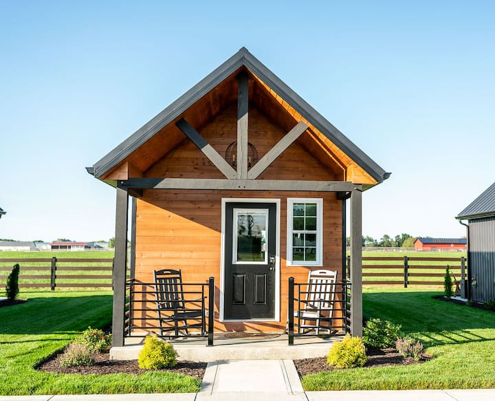 Hearthstone Hideaway - Tiny Home #5 - Shipshewana, IN