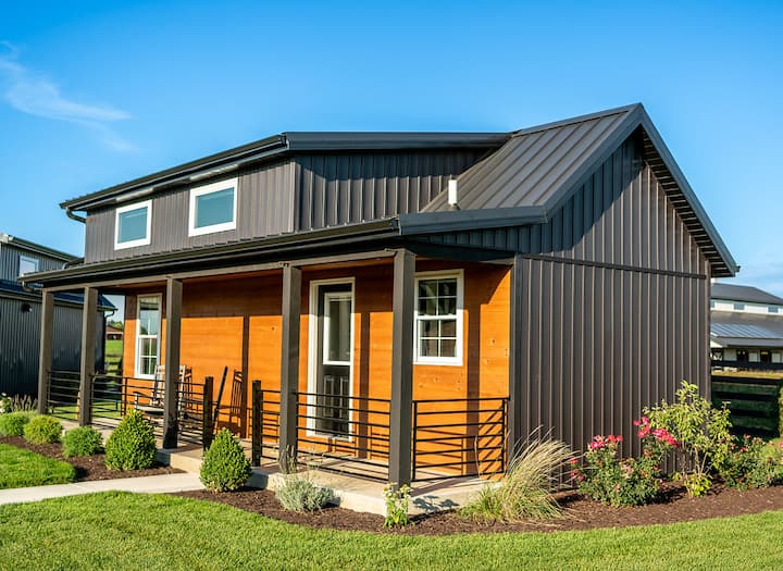 Little Luxe Retreat - Tiny Home #7 - Shipshewana, IN
