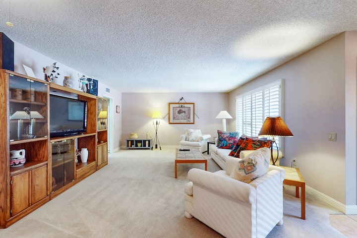 2br Lovely Home W/ Outdoor Patio & Fire Pit - Sun City, AZ