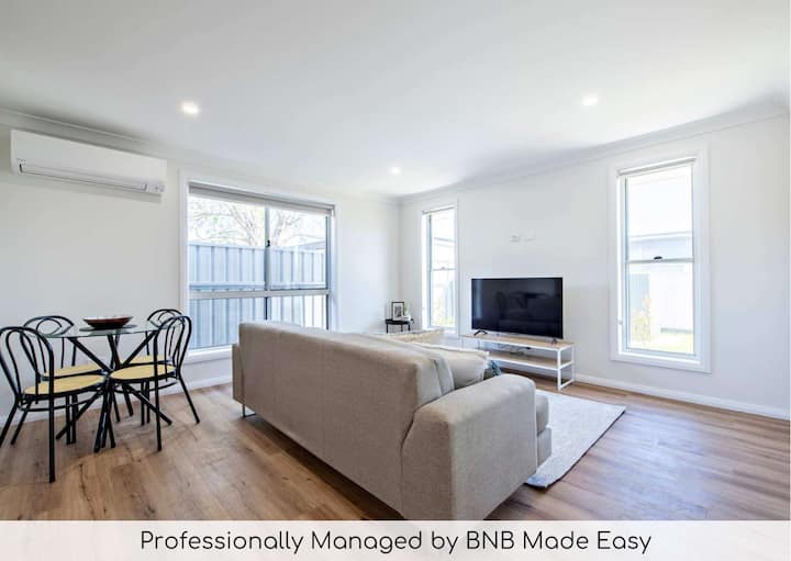 Cozy Getaway | Modern, Garden View - Dubbo