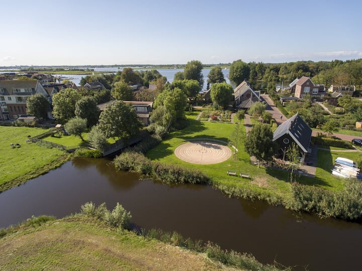 Maison Au Bord De L'eau, Cheminée Extérieure - Leiden