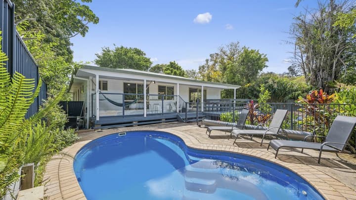 Mango Cottage 12 - Pool, 6 Bed, 5 Bath, Pets - Coffs Harbour