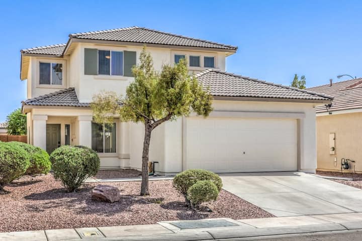 Starling Mesa | Extended Stay Modern Vegas - North Las Vegas, NV