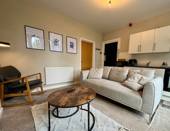 1 Bedroom Apartment For 2 In City Centre + Ensuite - Cardiff
