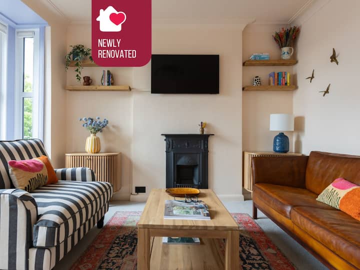 The Lorelei 2br Mid-century Modern Stylish Apt - Brighton