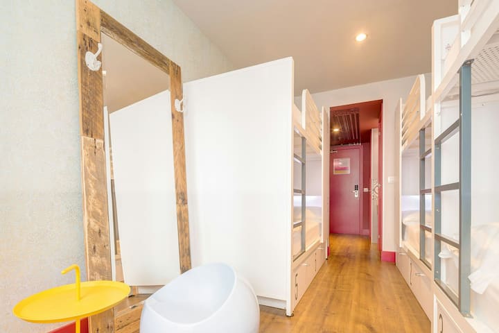 Generator - Bed In 6 Bed Female Dormitory - Barselona