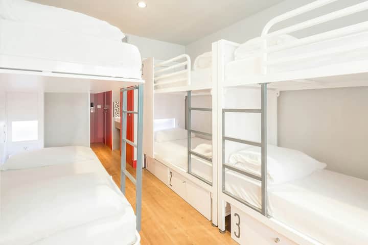 Generator - Private 6 Bed Dorm - Badalona