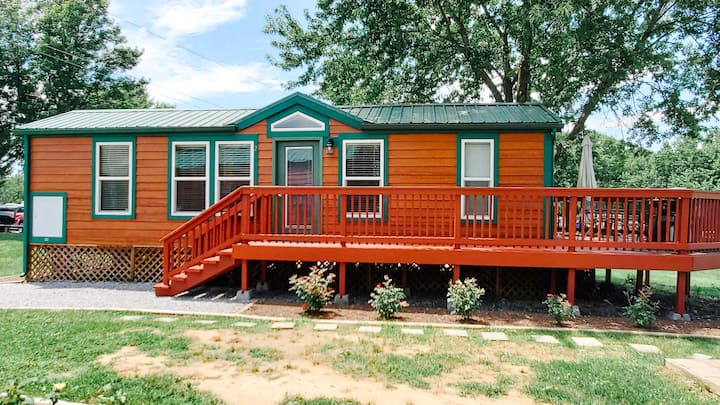 Deluxe 2 Bedroom Cabin - Luray, VA
