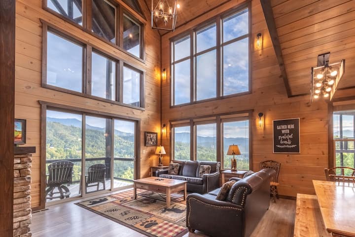 New, Lux 4 K Suites! Hottub+game Rm+ Xbox! - Gatlinburg, TN