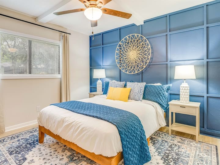 2bd/2ba Condo * Dogs Welcome * 30+ Day Stay * Pool - Savannah