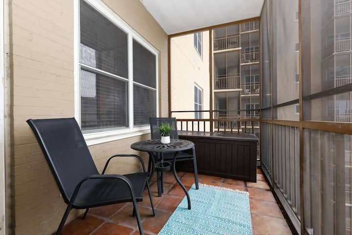 High-rise 2br Condo W/ Balcony - Atlanta, GA