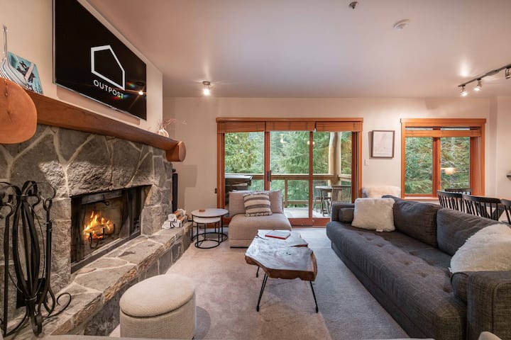Ski-in/out | Private Hot Tub | Garage | Parking - Whistler