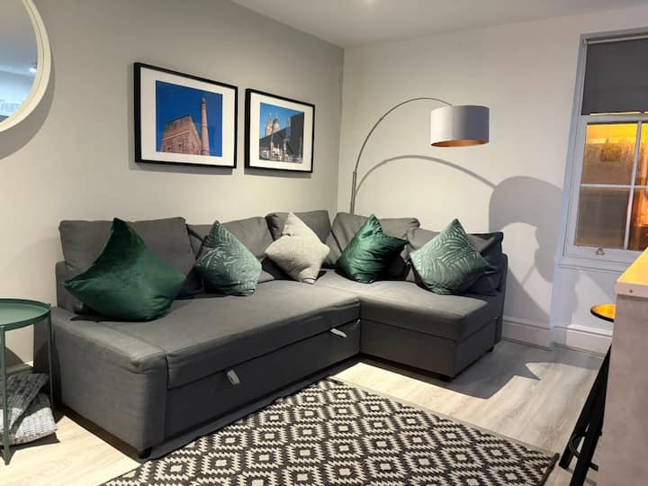 Jude's Place 03 - Liverpool