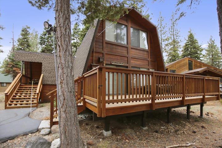 Jollymour's Homey Dollar Point Cabin - Tahoe City, CA