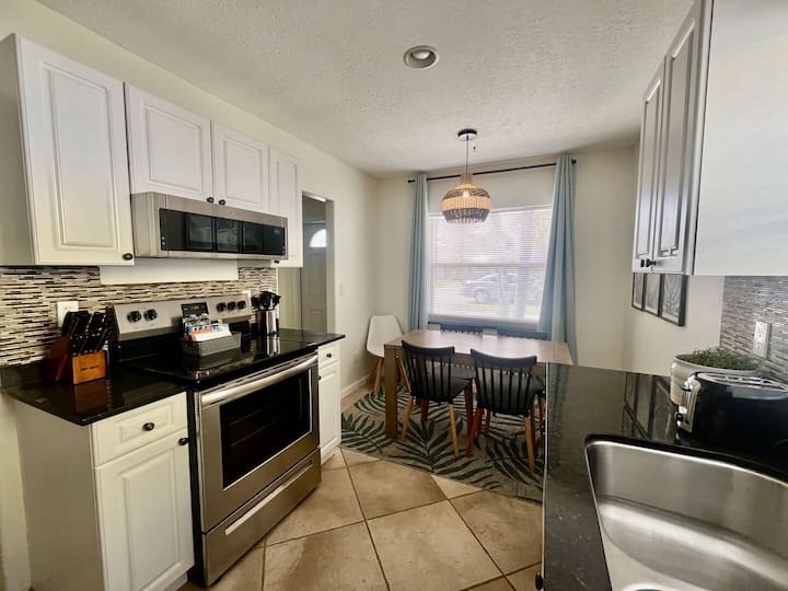 316 Unit A - Welcome To Paradise! * Pet Friendly* - Fort Pierce, FL