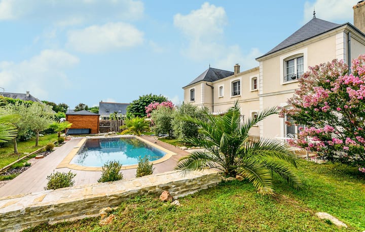 5 Bedroom Lovely Home In Saint-cyr-sur-loire - Tours