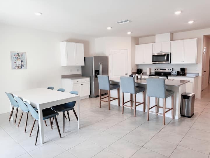 Fresh & Modern Home - Winter Haven