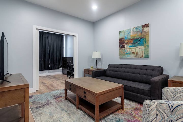 Fully Furnished Rental In Old Town - 2 Beds - Unit - Chicago