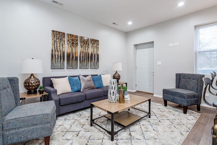 2 New Construction Suites Same Place - Chicago